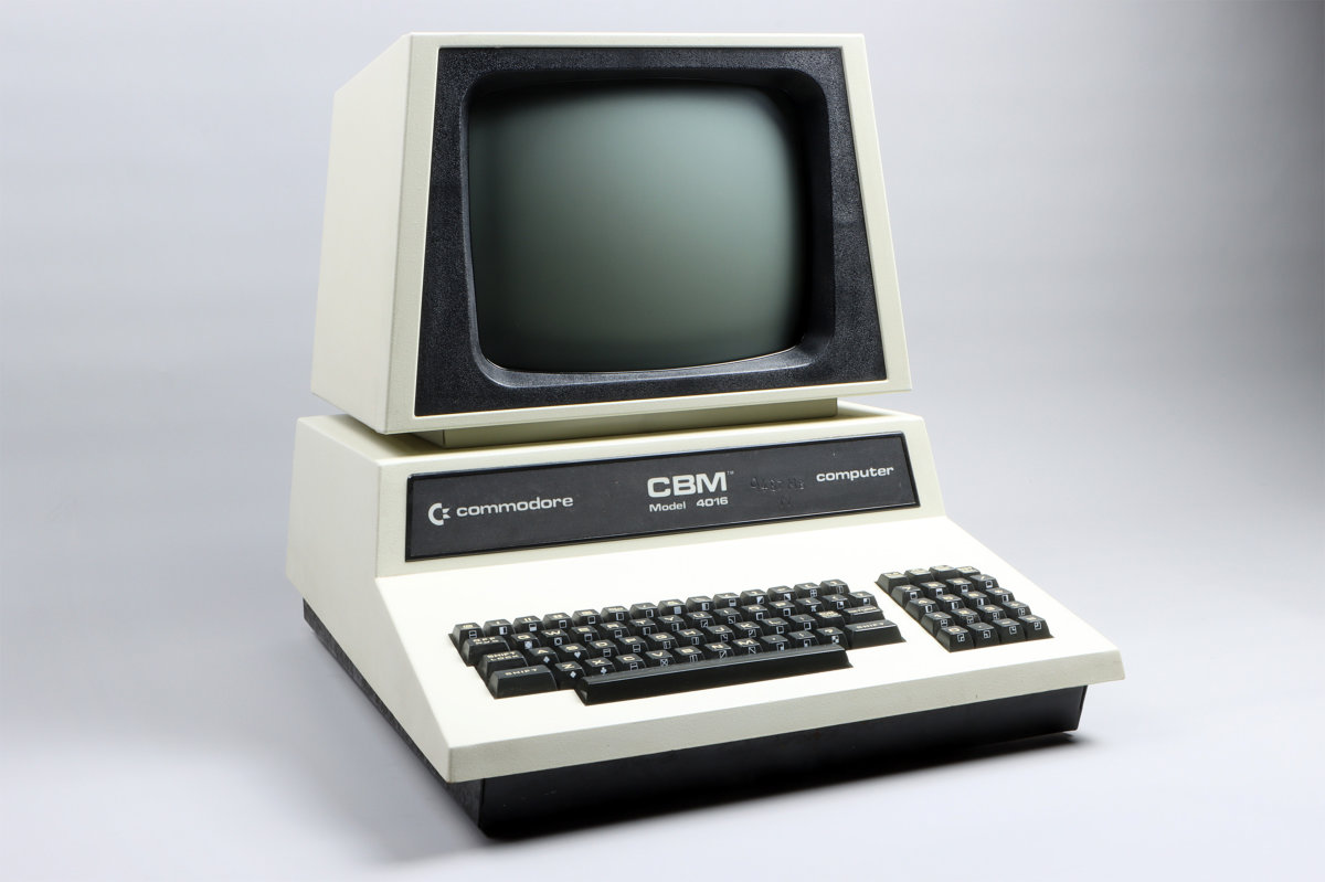 1x4 Exhibition - Commodore CBM 4016 Computer